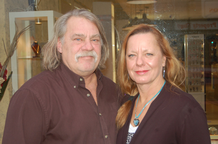 Robbery rocks jewellers - TimesChronicle.ca