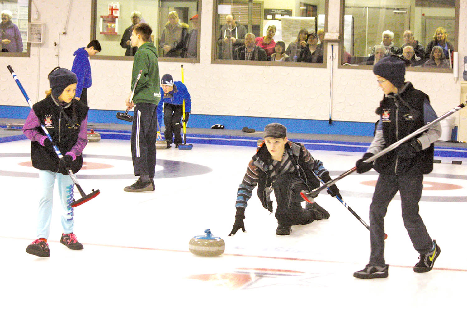 Close to 60 young curlers participate in 2015 Junior Curling Bonspiel ...