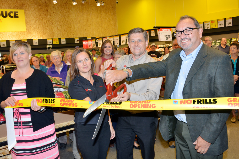 NoFrills draws a crowd at grand opening - TimesChronicle.ca