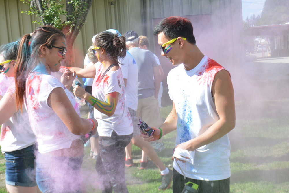 People 'dash' in living colour - TimesChronicle.ca