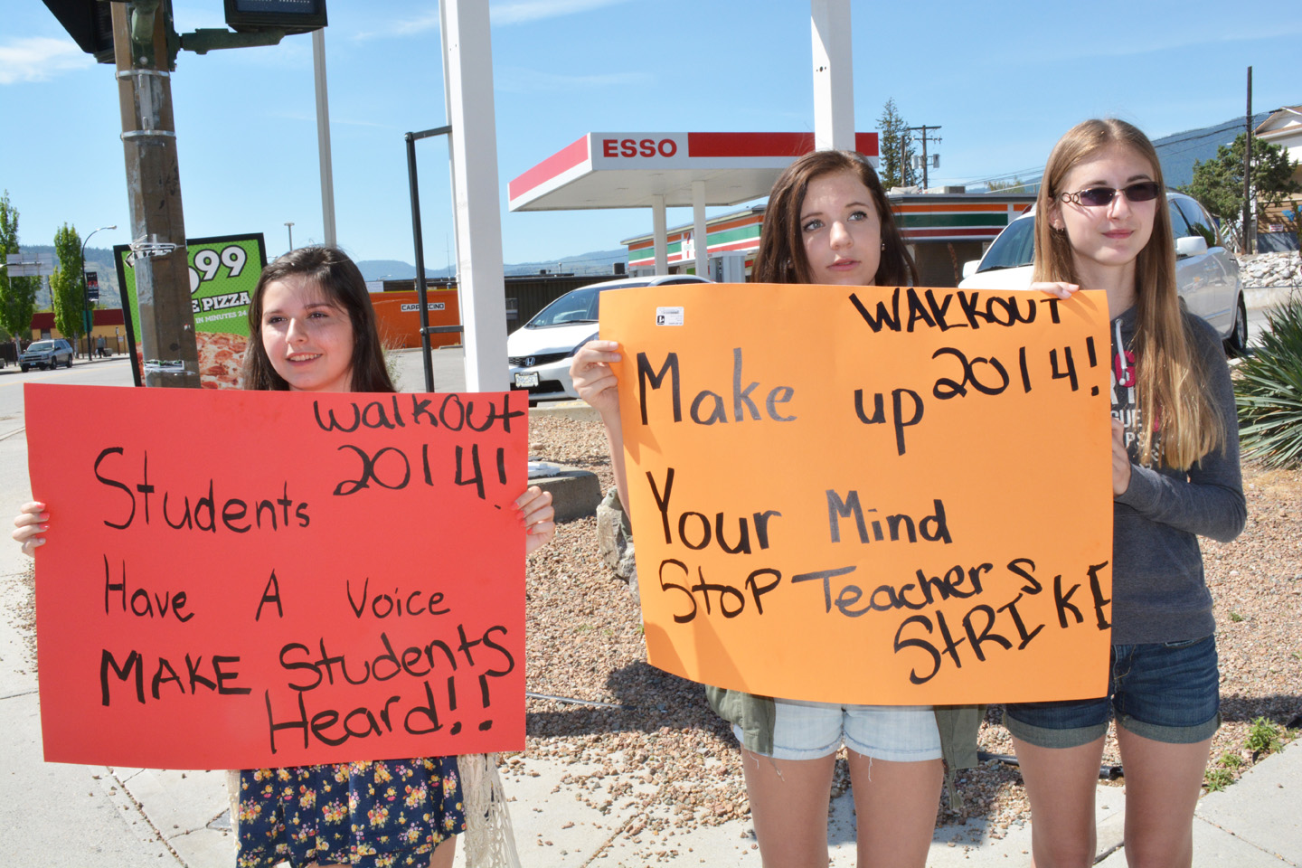 Students risk detention to protest teachers' strike - TimesChronicle.ca