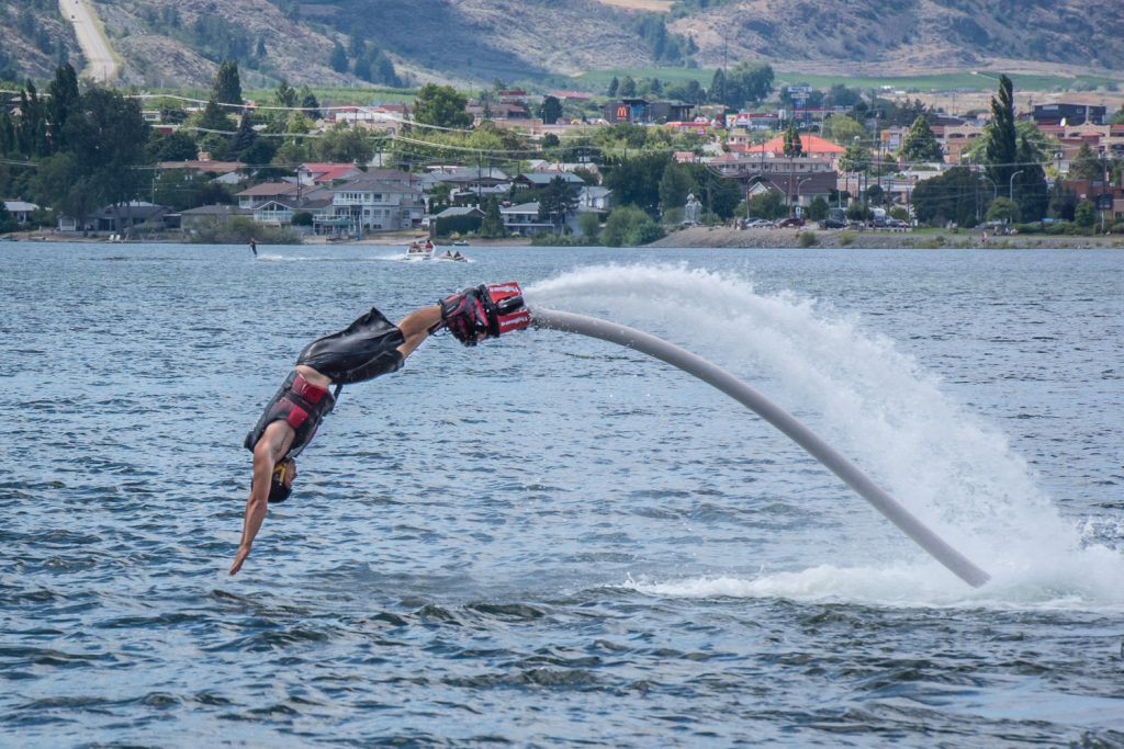 More than birds can fly - Team CanFly presents spectacular flyboarding ...
