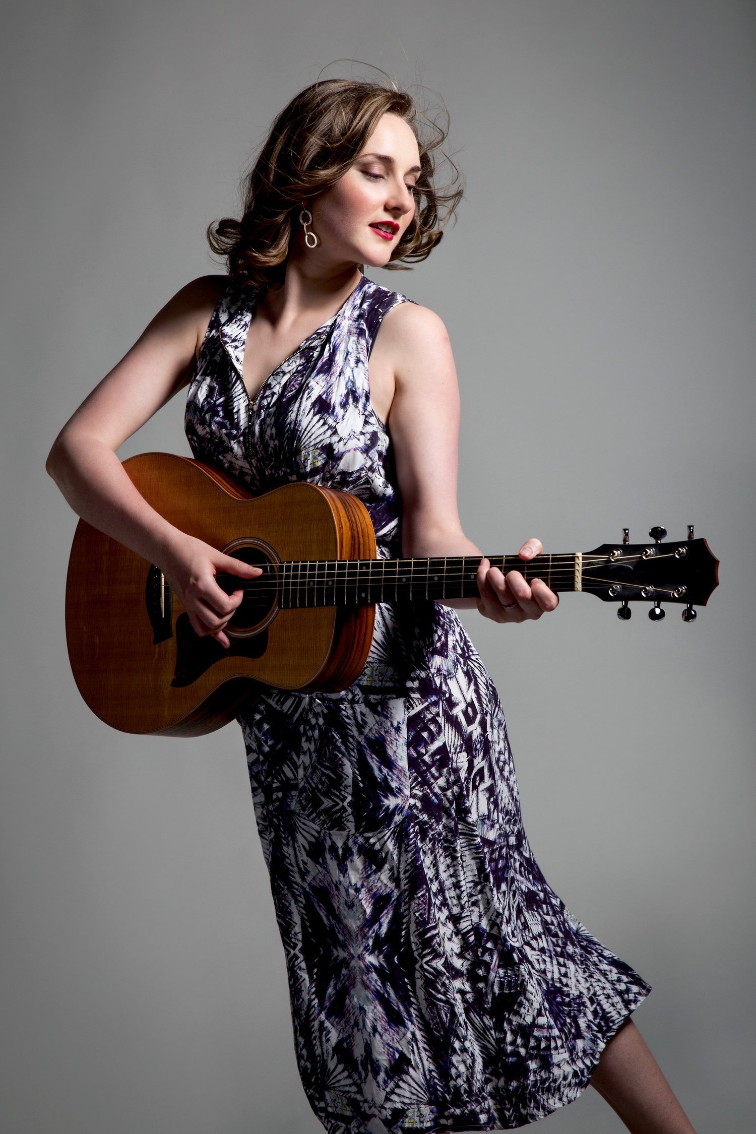 Concert Review: Lizzy Hoyt delights auidence at Venables ...