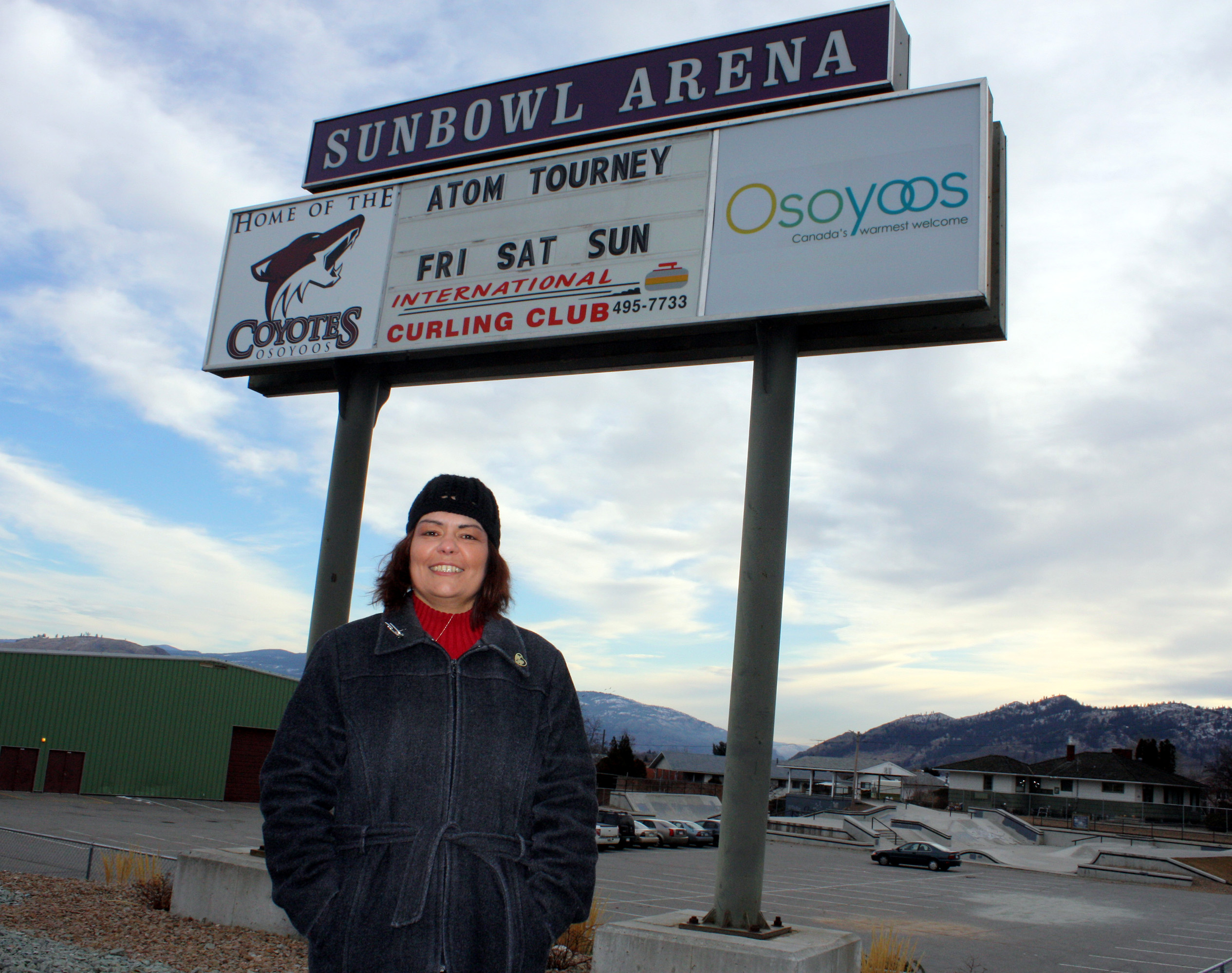 OSOYOOS HOCKEY NUT LEADS CHARGE TO HAVE TOWN NAMED CANADA'S HOCKEYVILLE ...