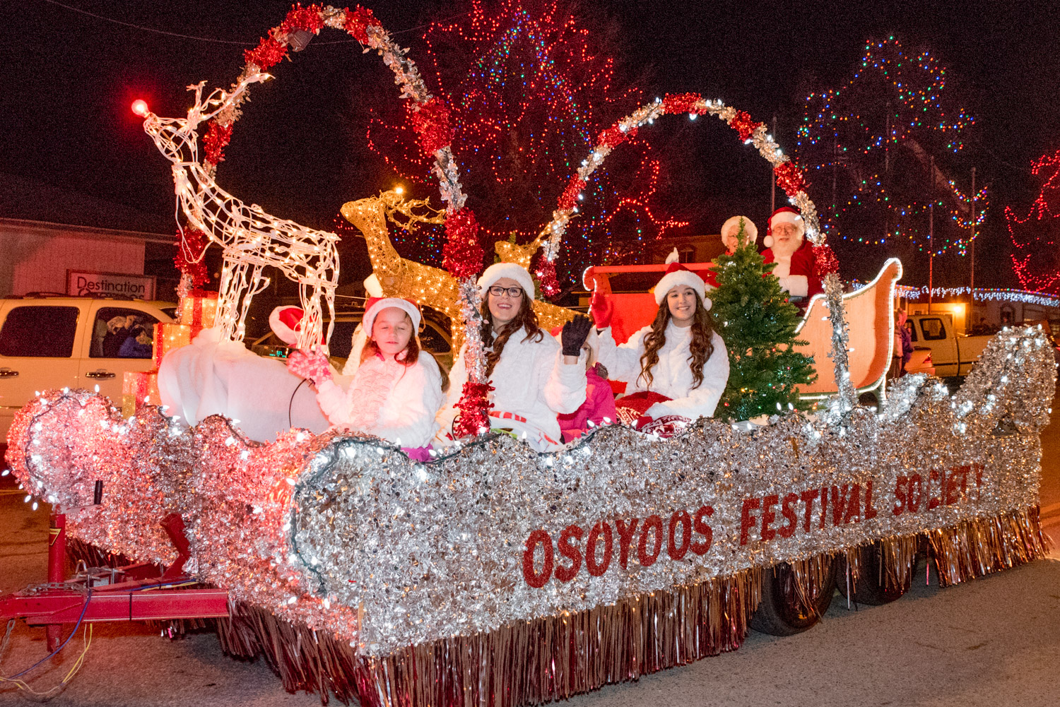 Parade draws good turnout - TimesChronicle.ca