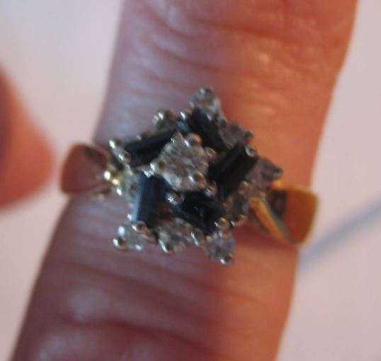 Police looking for stolen jewelry - TimesChronicle.ca