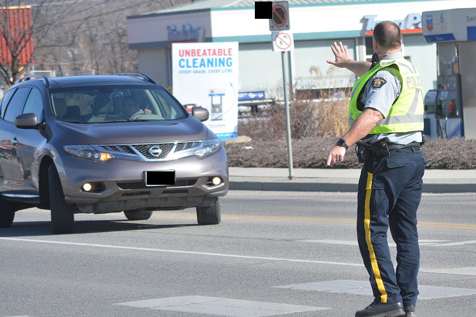 Police look for distracted drivers in Oliver - TimesChronicle.ca