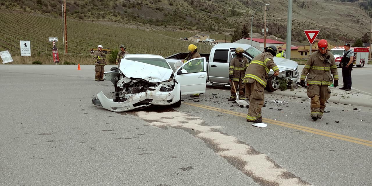 Two-vehicle collision causes injuries - TimesChronicle.ca