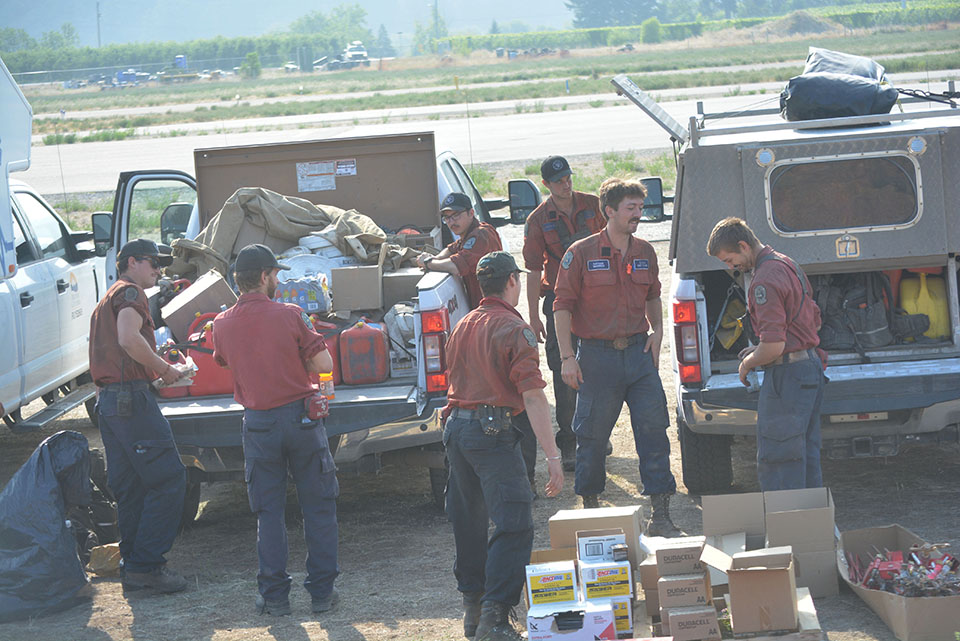 Wildfire crews in Oliver prepare for another day of heat ...