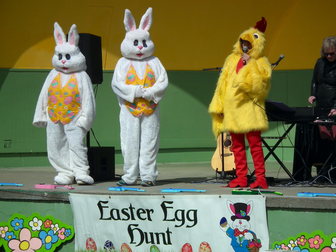 Sunny Saturday brings crowds out for Easter Eggstravaganza ...