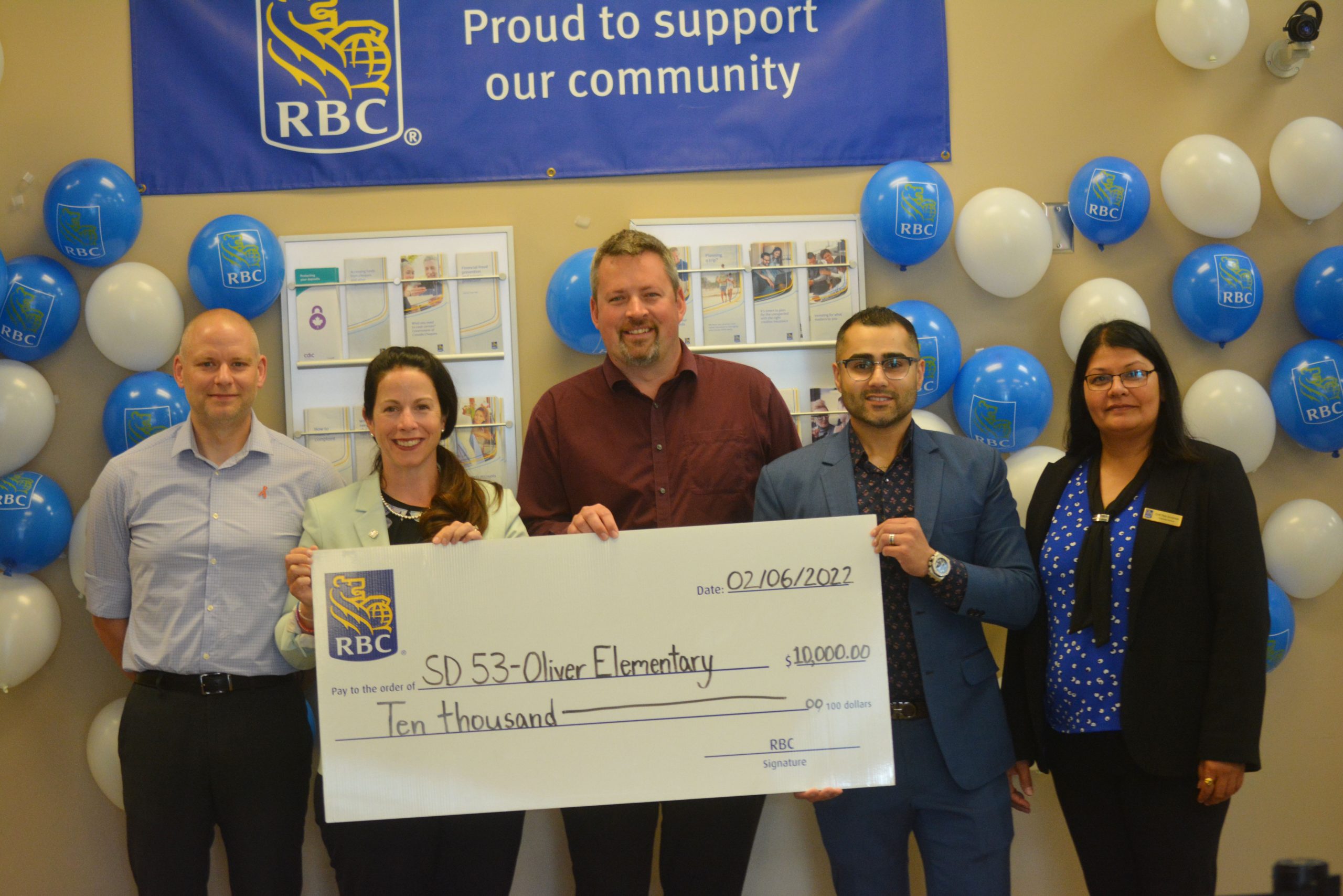 Royal Bank donates $10,000 to Oliver students - TimesChronicle.ca