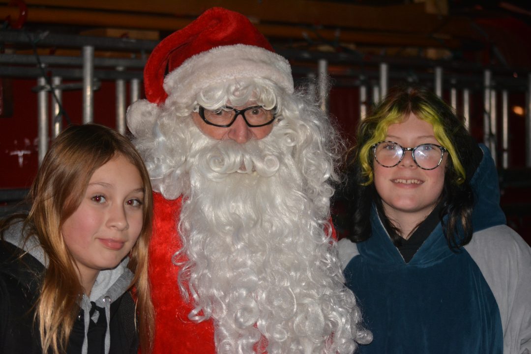Oliver Light-Up brings back the crowd - TimesChronicle.ca