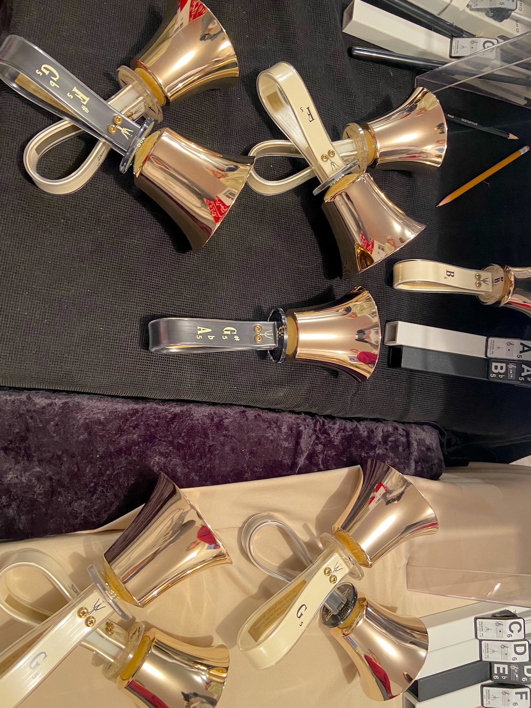 Ringing in Christmas with the Oliver Handbell Ringers, Singers ...