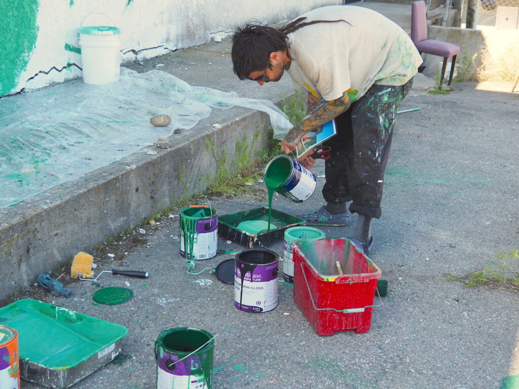 New Osoyoos mural pays tribute to seasonal workers - TimesChronicle.ca